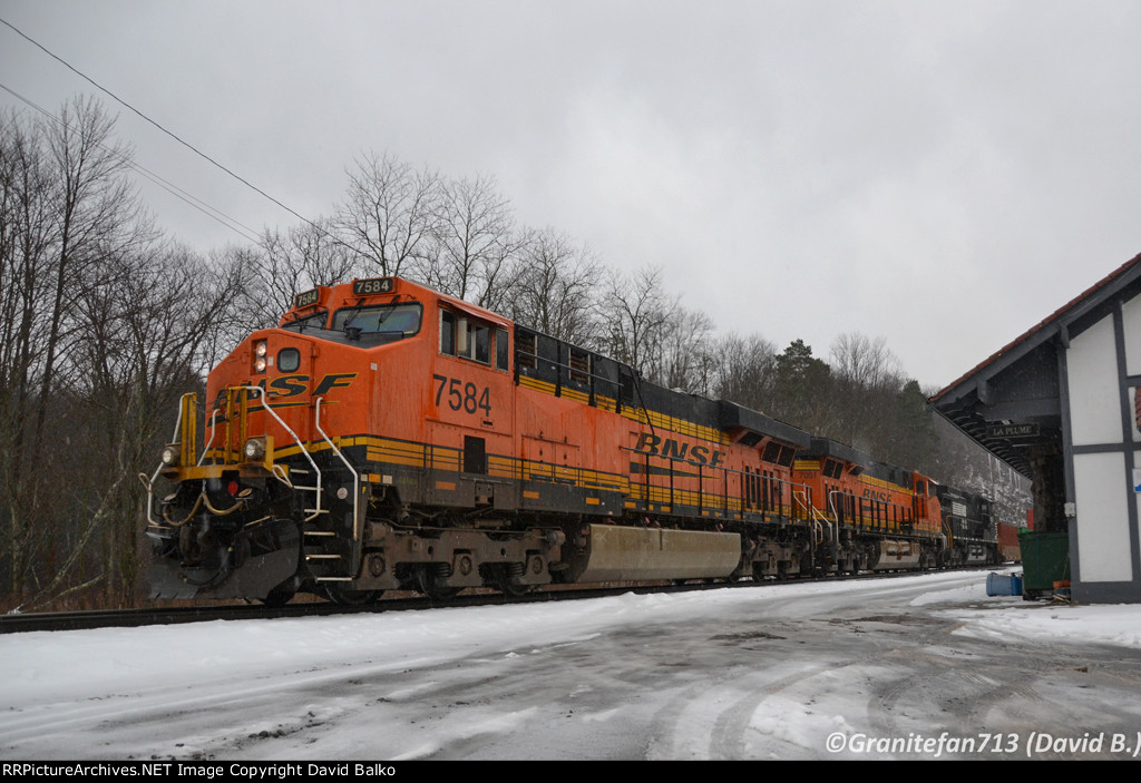 BNSF 7584